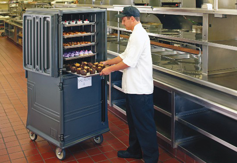 Cambro rolls with new carts to help caterers to shift food around