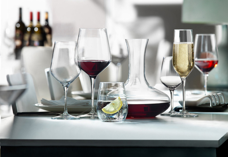 Steelite signs exclusive agreement with Italian glassware manufacturer