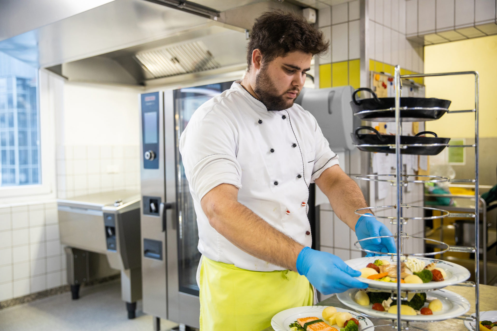 Rational backs intelligent cooking technology to get operators out of a fix