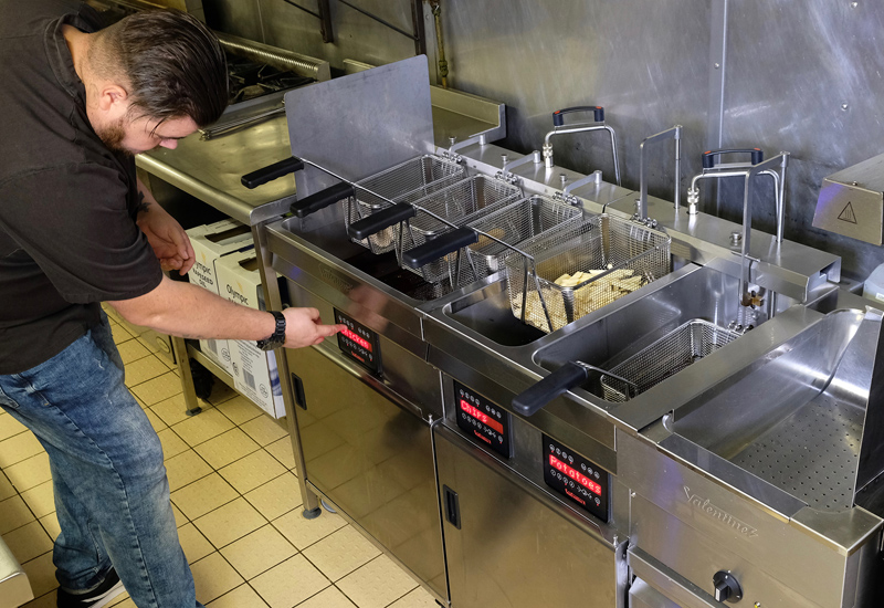 OIL MANAGEMENT: Valentine fryers star in Baywatch on the Beach ...