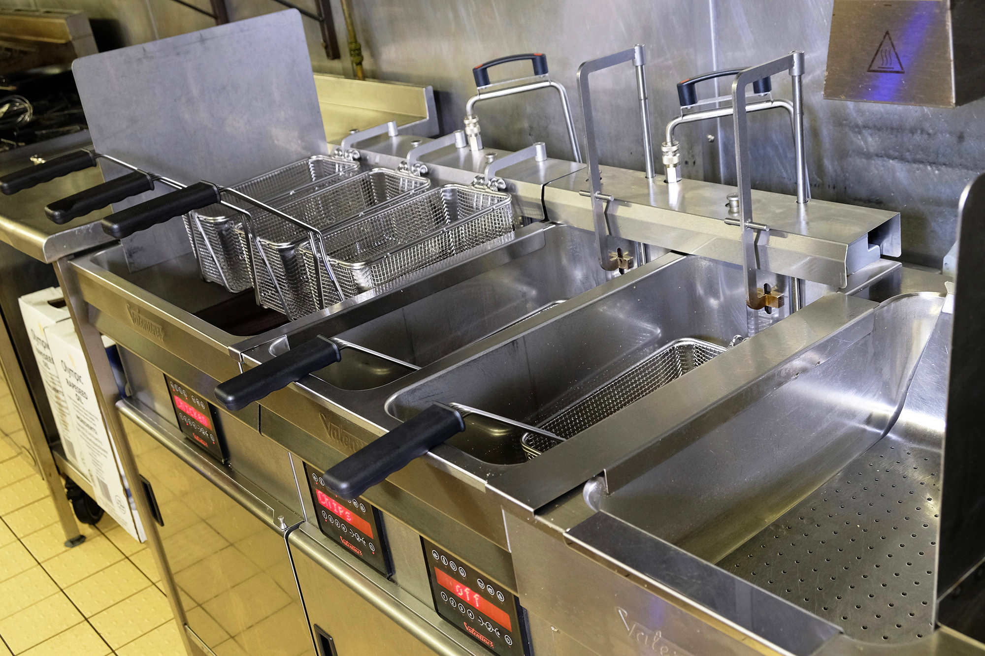 FEATURE: Do smart fryers hold the key to lower oil costs?