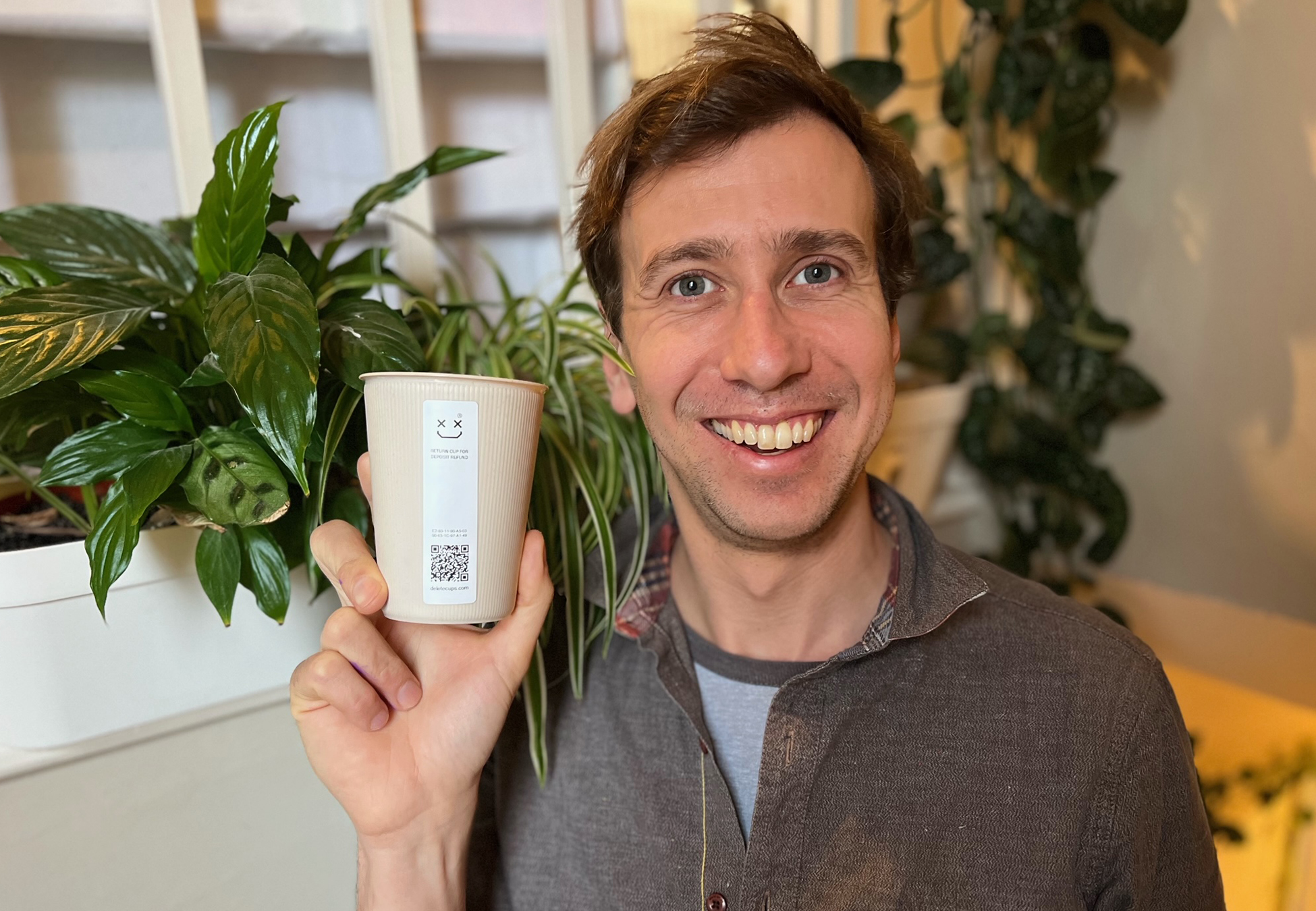 Entrepreneurs raise £350k for coffee cup re-use system