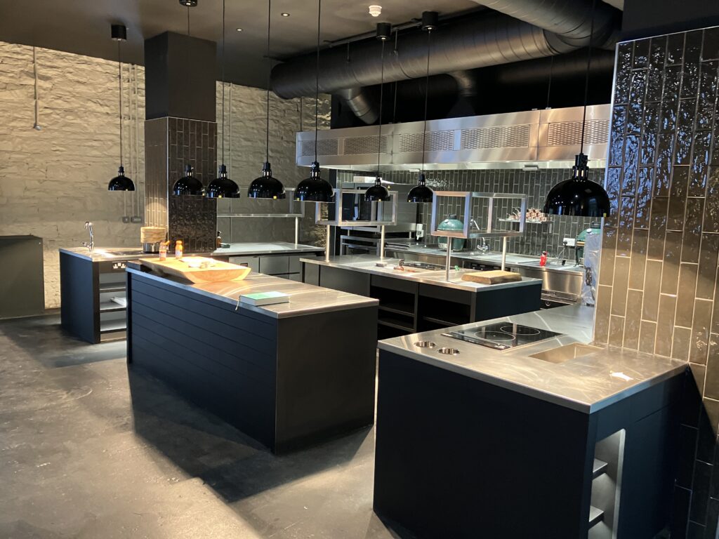 Hatco patented heat lamps light up acclaimed restaurant